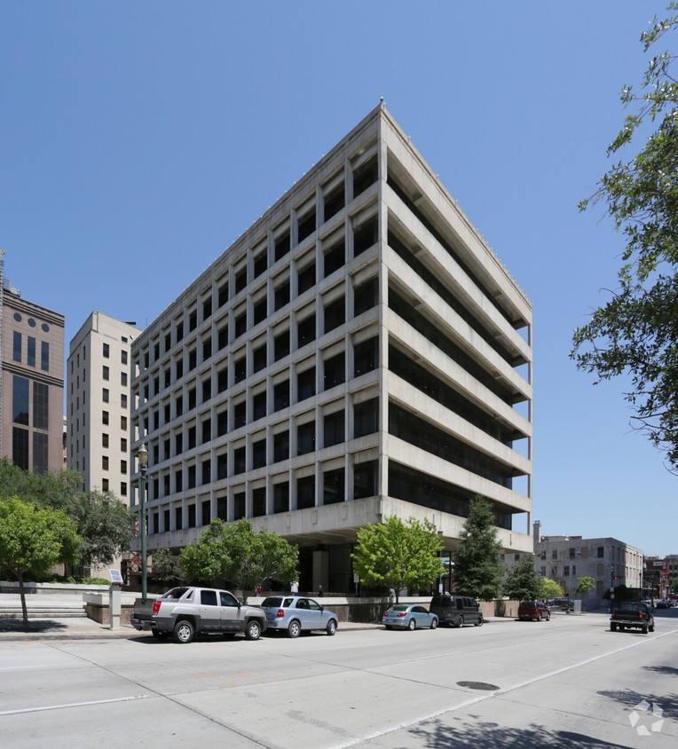 1115 Congress Street - Capital Realty Group