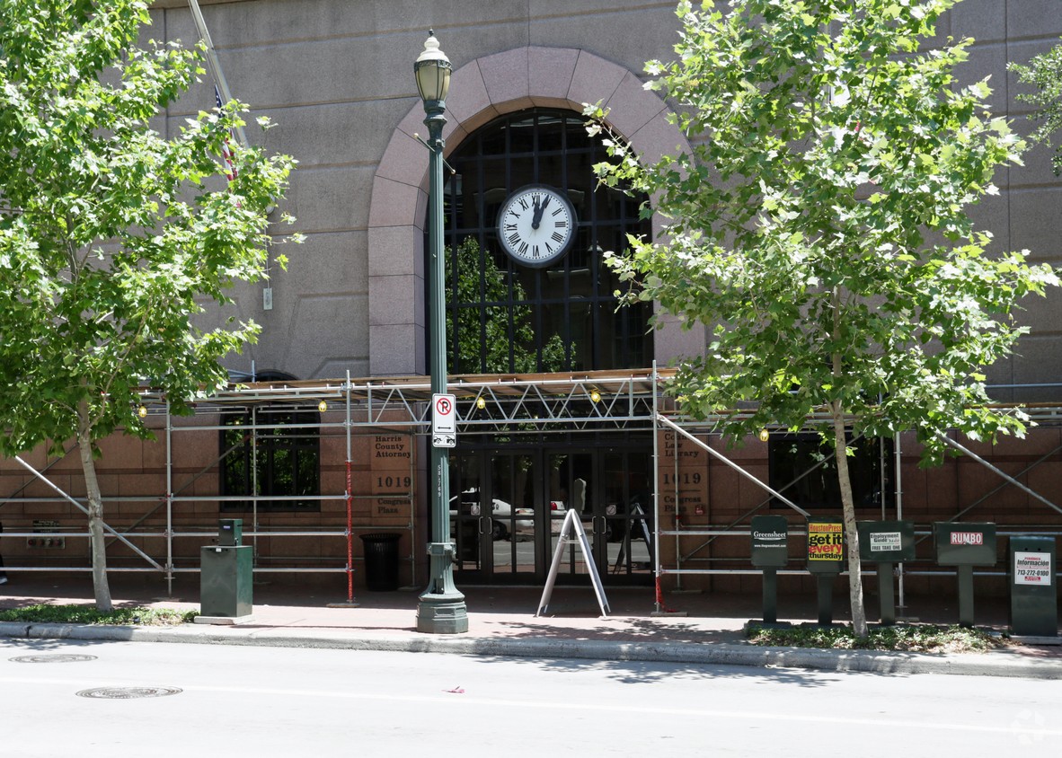 1019 Congress Street - Capital Realty Group