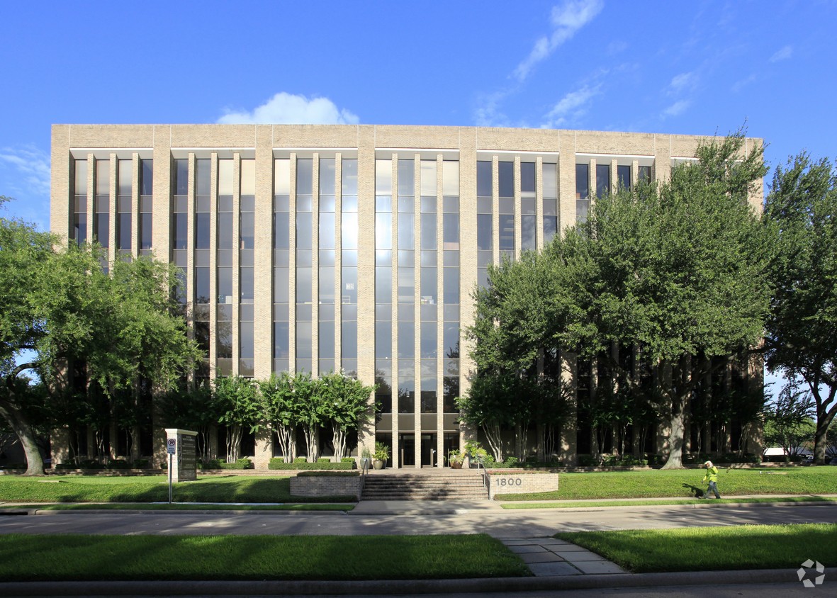 1800 St. James Place - Capital Realty Group