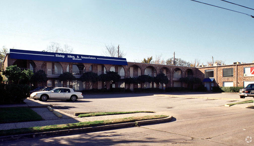 2715 Bissonnet Street - Capital Realty Group