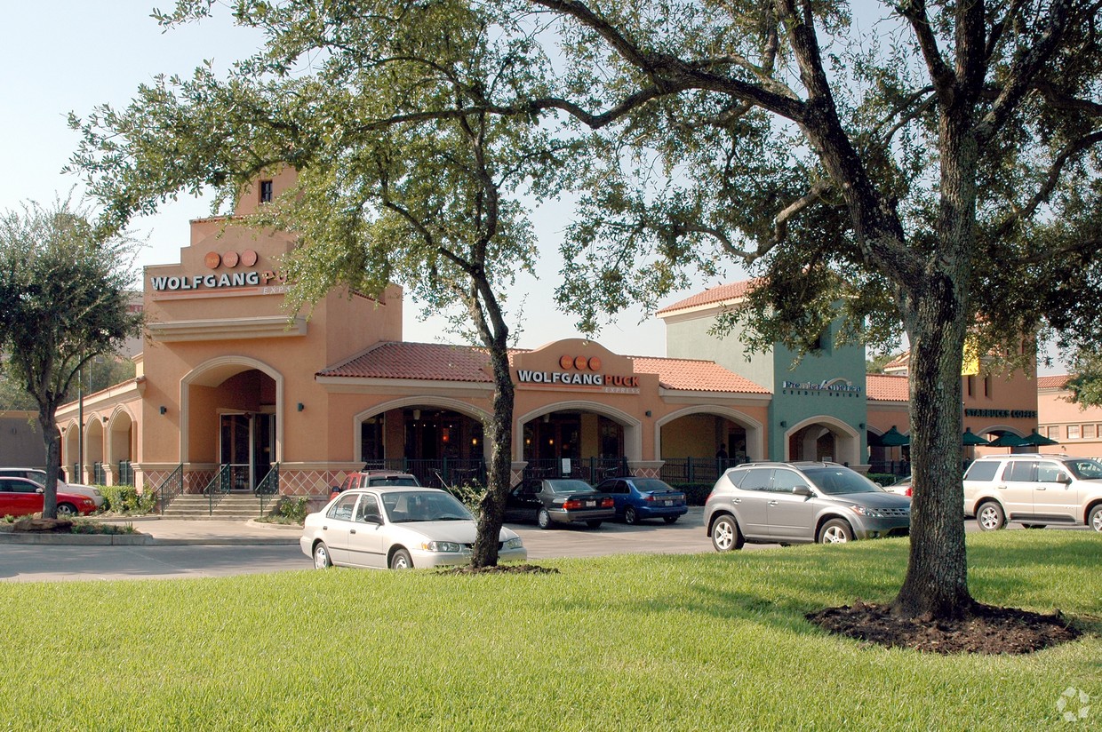 10001 Westheimer Road - Capital Realty Group