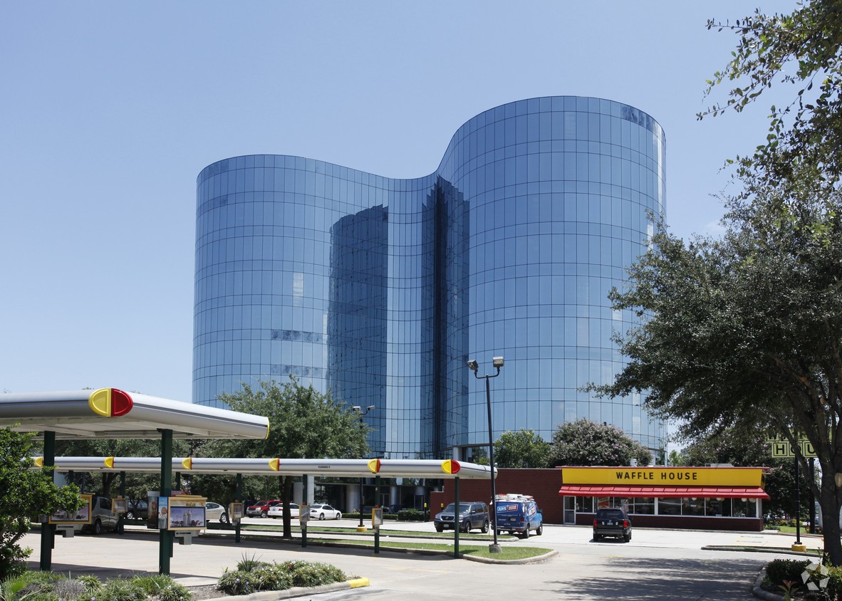 11200 Westheimer Road - Capital Realty Group