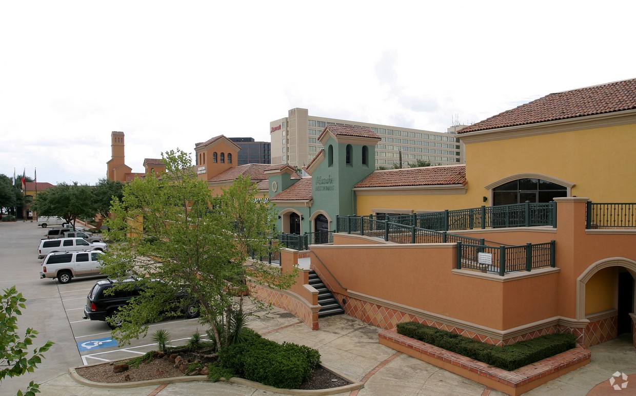 10001 Westheimer Road - Capital Realty Group