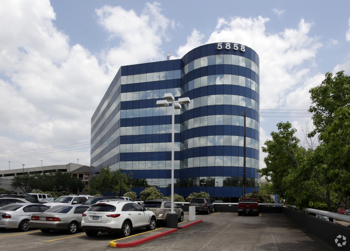 5858 westheimer Road - Capital Realty Group